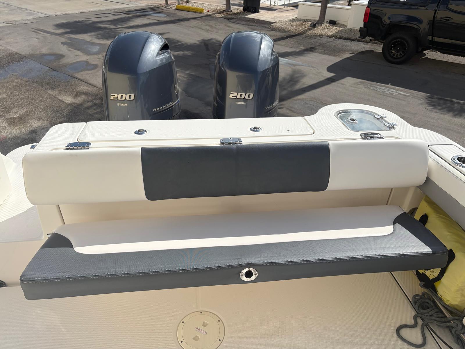 2021 ROBALO R247 - Bob Hewes Boats | Florida Boat Sales